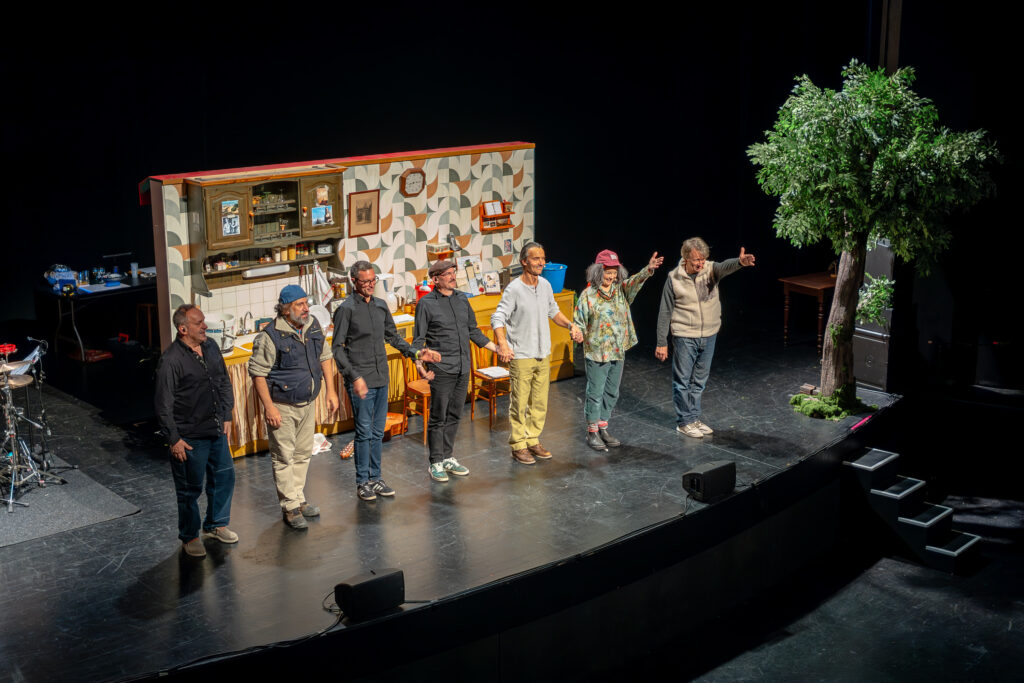 Une avant-première réussie pour « Holà ! Mon senior » au théâtre Ledoux ...